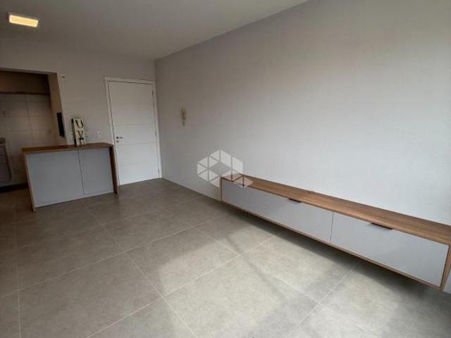Apartamento semimobiliado com 3 dormitórios transformados em 2 com 76m² sendo 1 suíte, vaga no subso