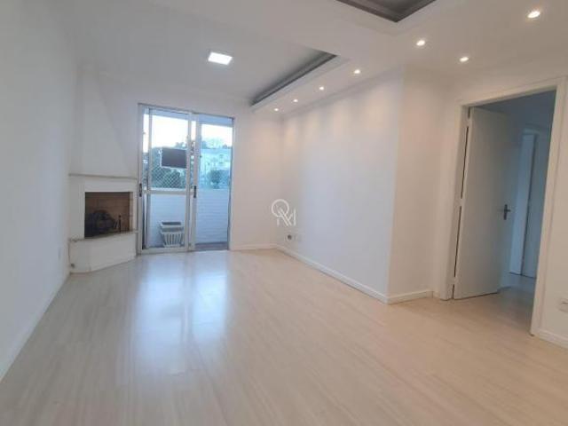 Apartamento semimobiliado com 3 quartos, em Lourdes