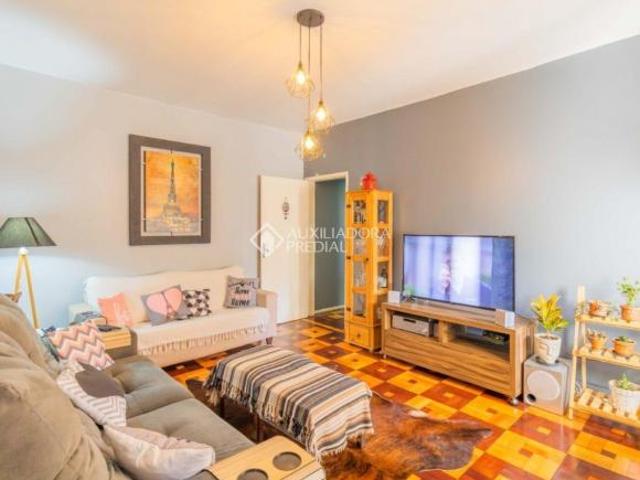 APARTAMENTO SEMIMOBILIADO COM 3 QUARTOS NO PETRÓPOLIS
