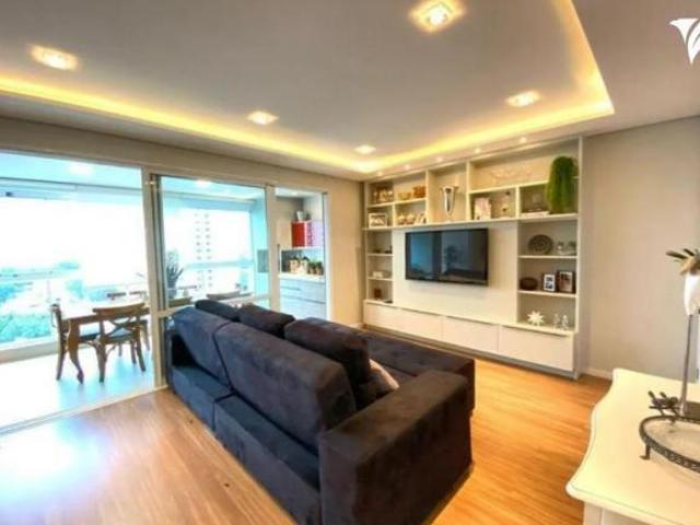 Apartamento semimobiliado com área de lazer completa em Maringá M