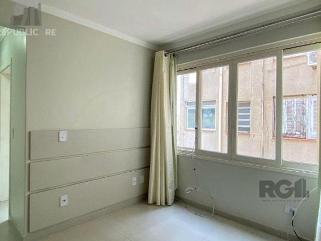 APARTAMENTO SEMIMOBILIADO COM PORTARIA NO CENTRO HISTÓRICO