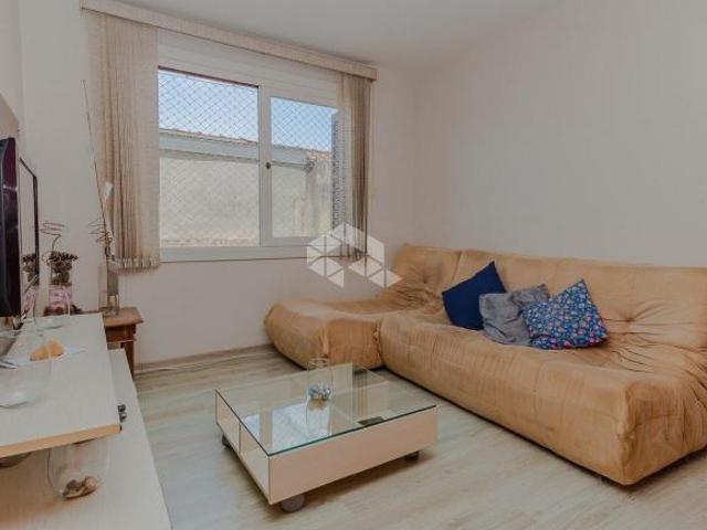 Apartamento semimobiliado de 2 dormitórios à venda no bairro Santo Antônio
