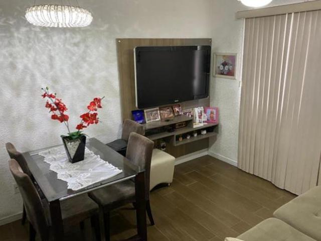Apartamento Semimobiliado de 2 Dormitórios no Bairro Santos Dumont