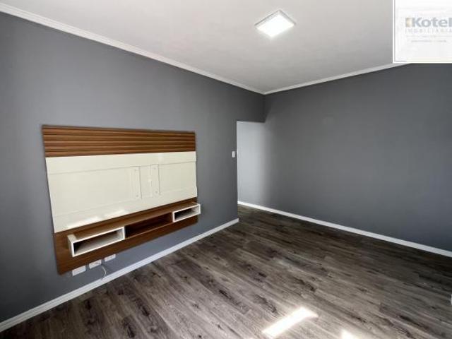 Apartamento semimobiliado e reformado para alugar no bairro Santo Antônio