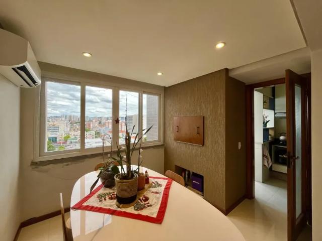 Apartamento semimobiliado em condomínio com infra de lazer no Cristo Redentor