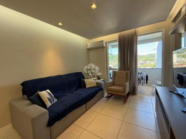 Apartamento semimobiliado 02 dormitórios 01 suíte no Santo Inácio