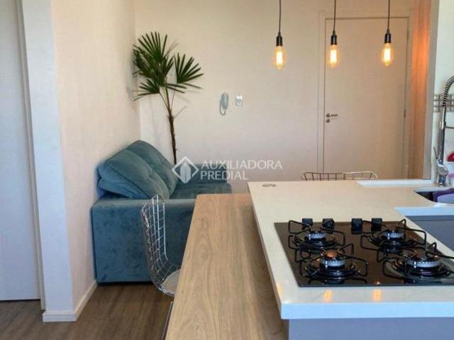 Apartamento semimobiliado 02 quartos