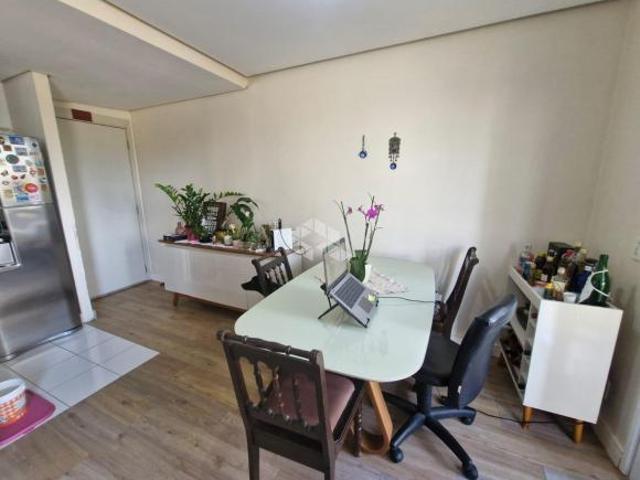 Apartamento semimobiliado 2 dormitórios 1 vaga de garagem, no barro Humaita, em Porto Alegre