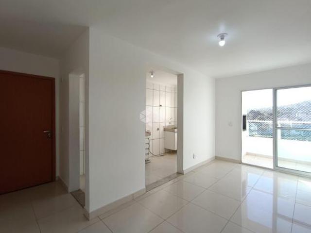 APARTAMENTO SEMIMOBILIADO 2 DORMITÓRIOS COM SACADA E CHURRASQUEIRA + VAGA ESCRITURADA MORRO SANTAN