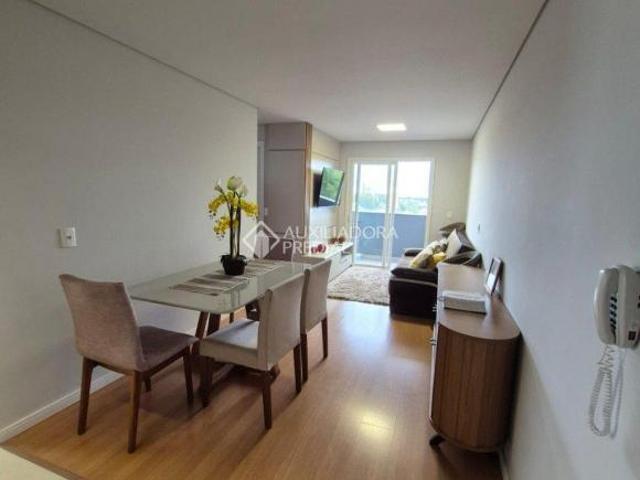 Apartamento semimobiliado, 64m², 02 quartos sendo um suíte no bairro Panazzolo, em Caxias do Sul/RS