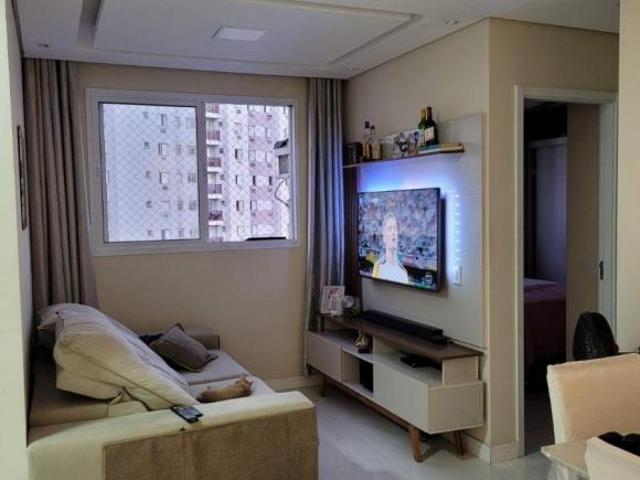 Apartamento seminovo com dois dormitórios, prédio com lazer completo