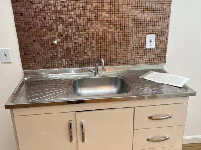 Apartamento sendo 2 dormitórios, 1 banheiro social, sala, cozinha, 1 vaga
