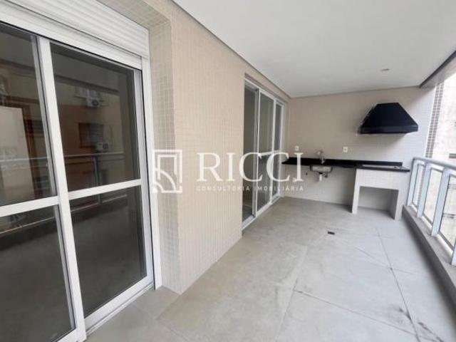 Apartamento Sofisticado a Meia Quadra da Praia com Linda Vista Mar