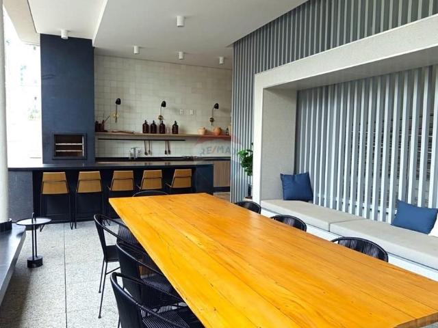 Apartamento Sofisticado c/ Vista em BH, Funcionários