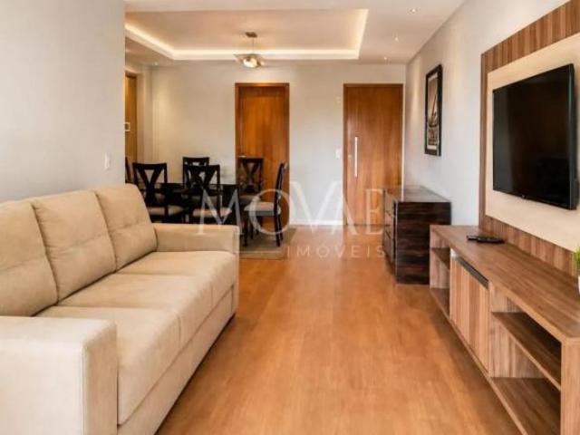 Apartamento Sofisticado com Arquitetura Neoclássica e Vista Privilegiada