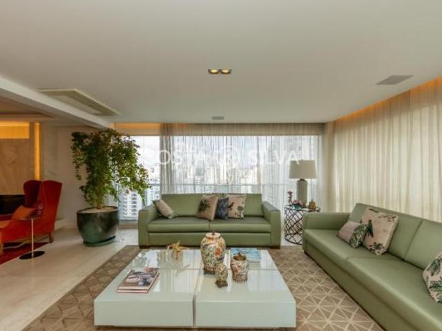 Apartamento sofisticado de 370 m², 3 quartos sendo 3 suítes e 5 vagas à venda no melhor do Campo B