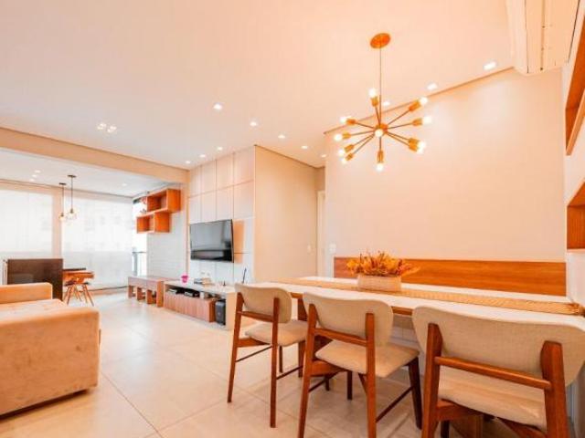 Apartamento Sofisticado e Mobiliado – 2 Suítes, Gourmet e Andar Alto | Condomínio Present
