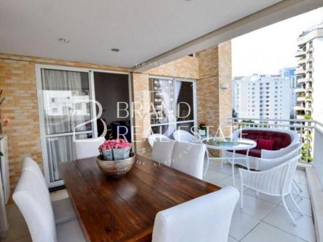 Apartamento sofisticado, em andar alto e vista permanente no Jardim América