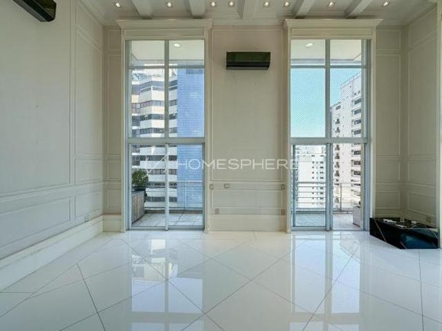 Apartamento sofisticado em Moema 300m2, 3 Suítes e 5 Vagas