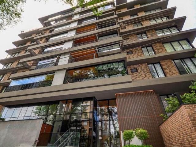 Apartamento sofisticado no bairro Ahú com 3 suítes e 3 vagas de garagem
