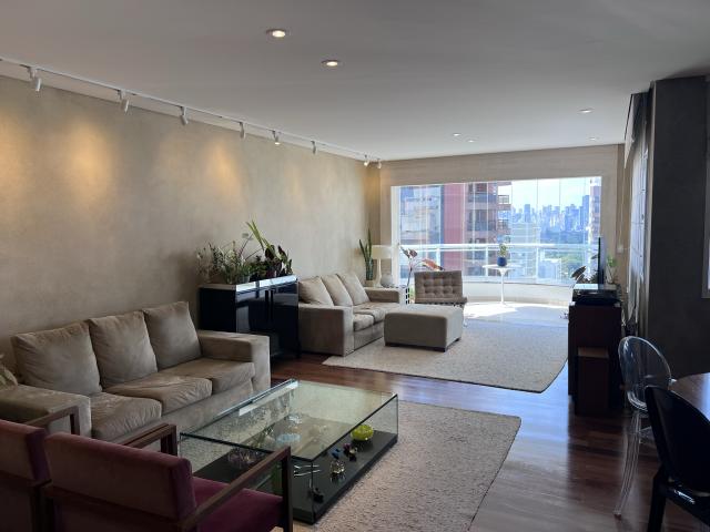 Apartamento Sofisticado no Itaim Bibi 122m²
