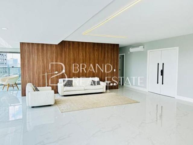 Apartamento Sofisticado no Parque Global | 330m², 4 Suítes, Pronto para Morar