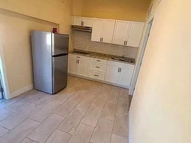 Apartamento studio con LUZ,AGUA Y INTERNET INCLUID