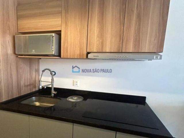 Apartamento studio à venda, com sacada, próximo ao metrô Santos Imigrantes