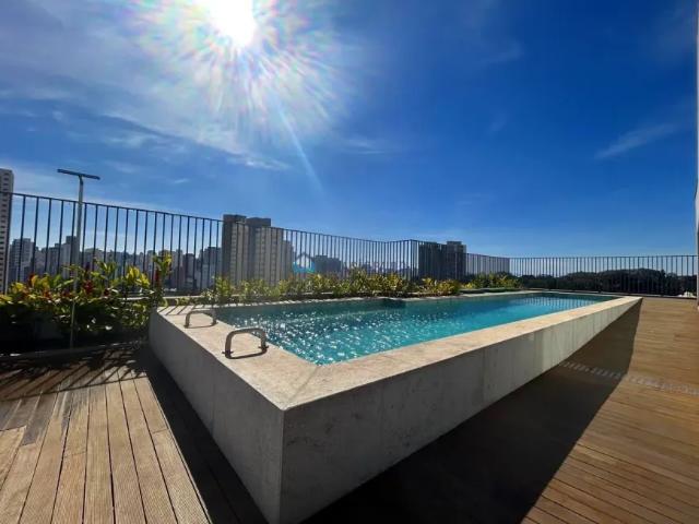 Apartamento studio à venda, com sacada, próximo ao metrô Santos Imigrantes