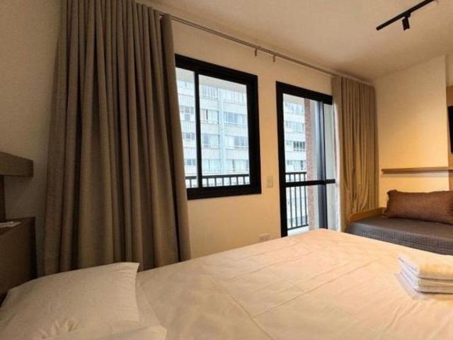 Apartamento Studio mobiliado,com sacada e vaga à venda no Centro Curitiba R$390.000