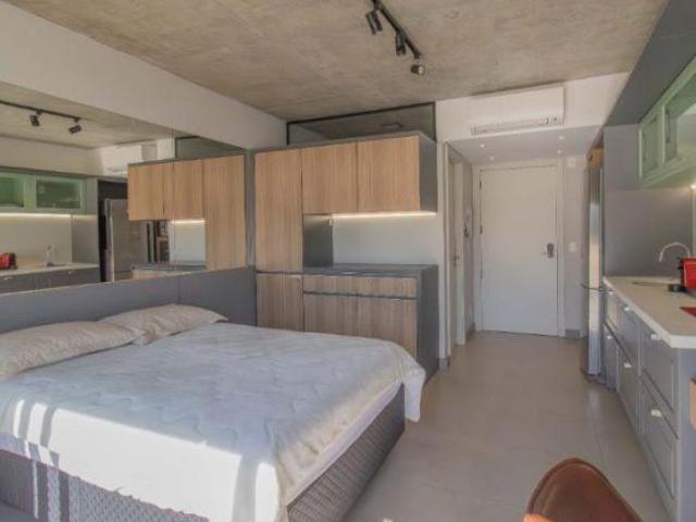 Apartamento studio mobiliado e equipado no bairro Menino Deus!