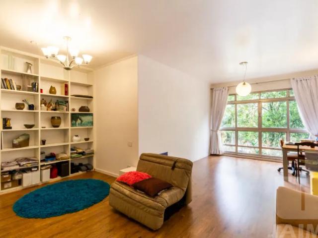 Apartamento super charmoso e iluminado, com vista para as árvores no melhor de Higienópolis