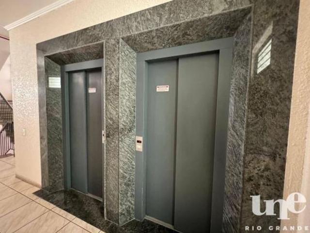 Apartamento super espaçoso no centro de Rio Grande