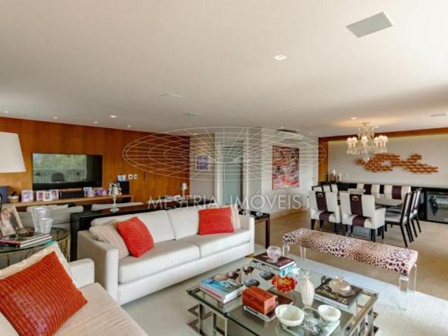 Apartamento super reformado, varanda com vista incrível! Venda!