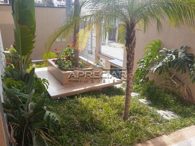 Apartamentos com dois dormitórios, sala, cozinha, área de serviço, sacada e 1 vaga de garagem Vila