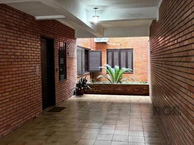 Apartamentos com 5 quartos, 2 suítes, 4 vagas de garagem, no bairro Santana, Porto Alegre/RS