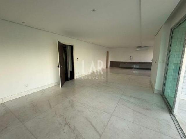 Apartamentos à venda 4 Suítes 243 m² Lagoa Seca Belvedere