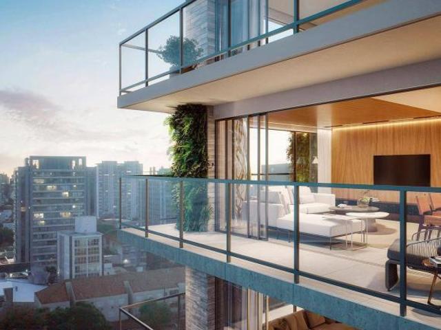 Apartamentos à venda em Auxiliadora, Porto Alegre | 3 quartos com 135 m²