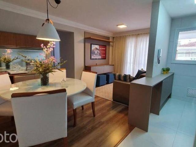 Apartamentos à venda em Centro, Pinhais | 3 quartos com 68 m²