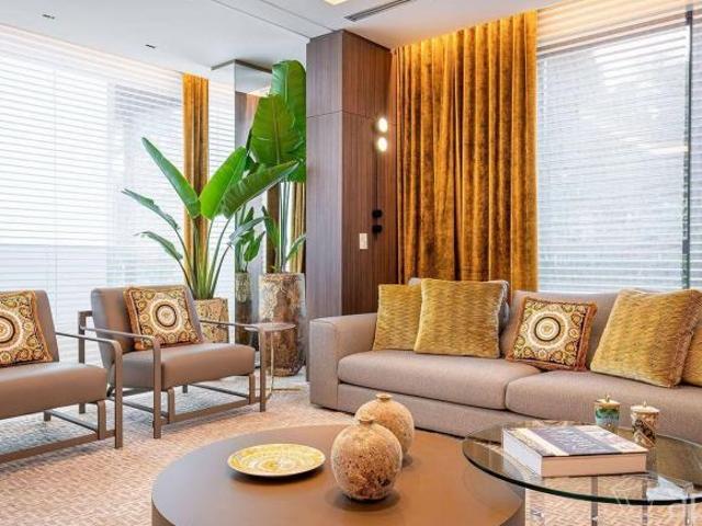 Apartamentos à venda em Champagnat, Curitiba | 1 quarto com 121 m²