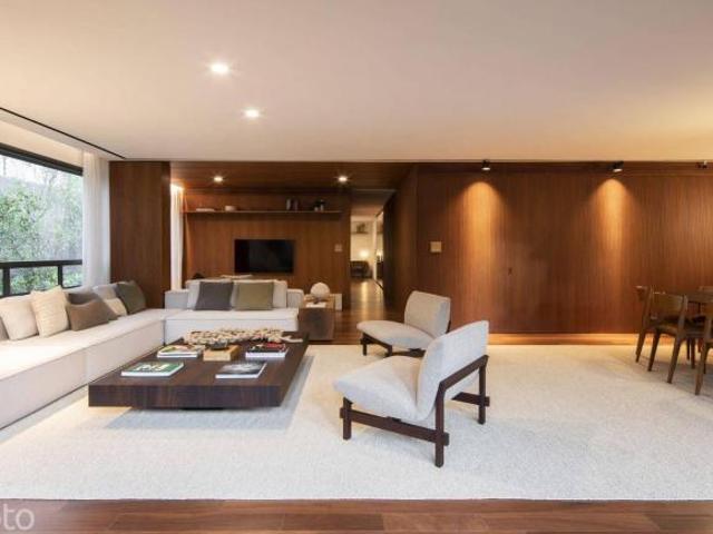 Apartamentos à venda em Jardins, São Paulo | 2 quartos com 196 m²