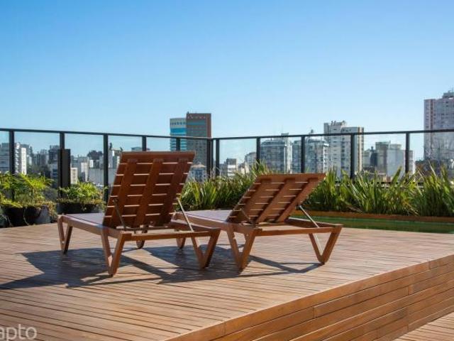 Apartamentos à venda em Moinhos de Vento, Porto Alegre | 3 quartos com 161 m²