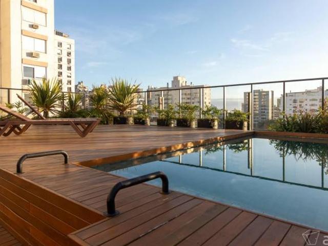 Apartamentos à venda em Moinhos de Vento, Porto Alegre | 3 quartos com 117 m²
