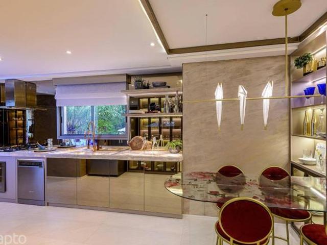 Apartamentos à venda em Pinheiros, São Paulo | 4 quartos com 213 m²