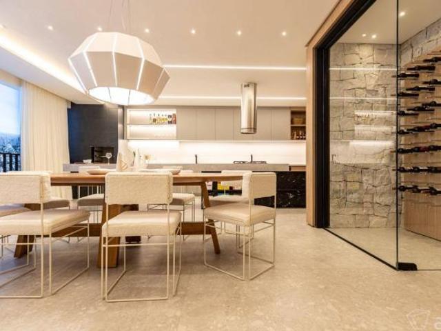 Apartamentos à venda em Setor Bueno, Goiânia | 3 quartos com 151 m²