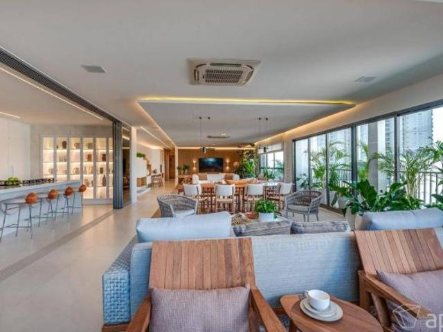 Apartamentos à venda em Setor Oeste, Goiânia | 3 quartos com 270 m²
