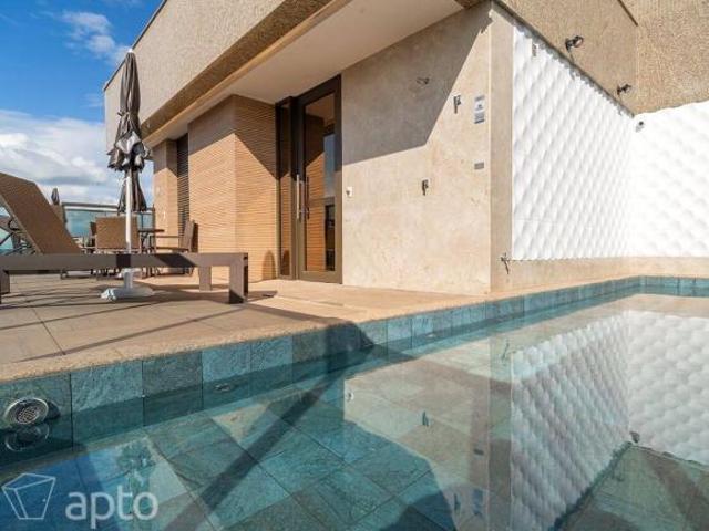 Apartamentos à venda em Setor Sudoeste, Brasília | 3 quartos com 139 m²