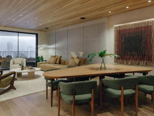 Apartamentos Alto Padrão no Batel | 3 a 4 Suítes Projeto Laguna &amp  Bernardes Arquitetura