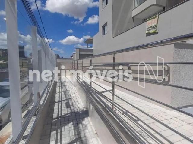 Apartamentos em um prédio moderno e sofisticado Centro de Contagem