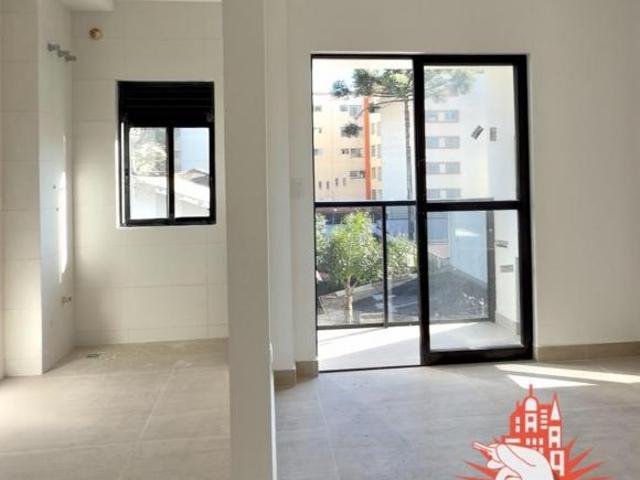 APARTAMENTOS NOVOS EM FASE DE ACABAMENTO NO BAIRRO ÁGUA VERDE, AO LADO DA AVENIDA IGUAÇU